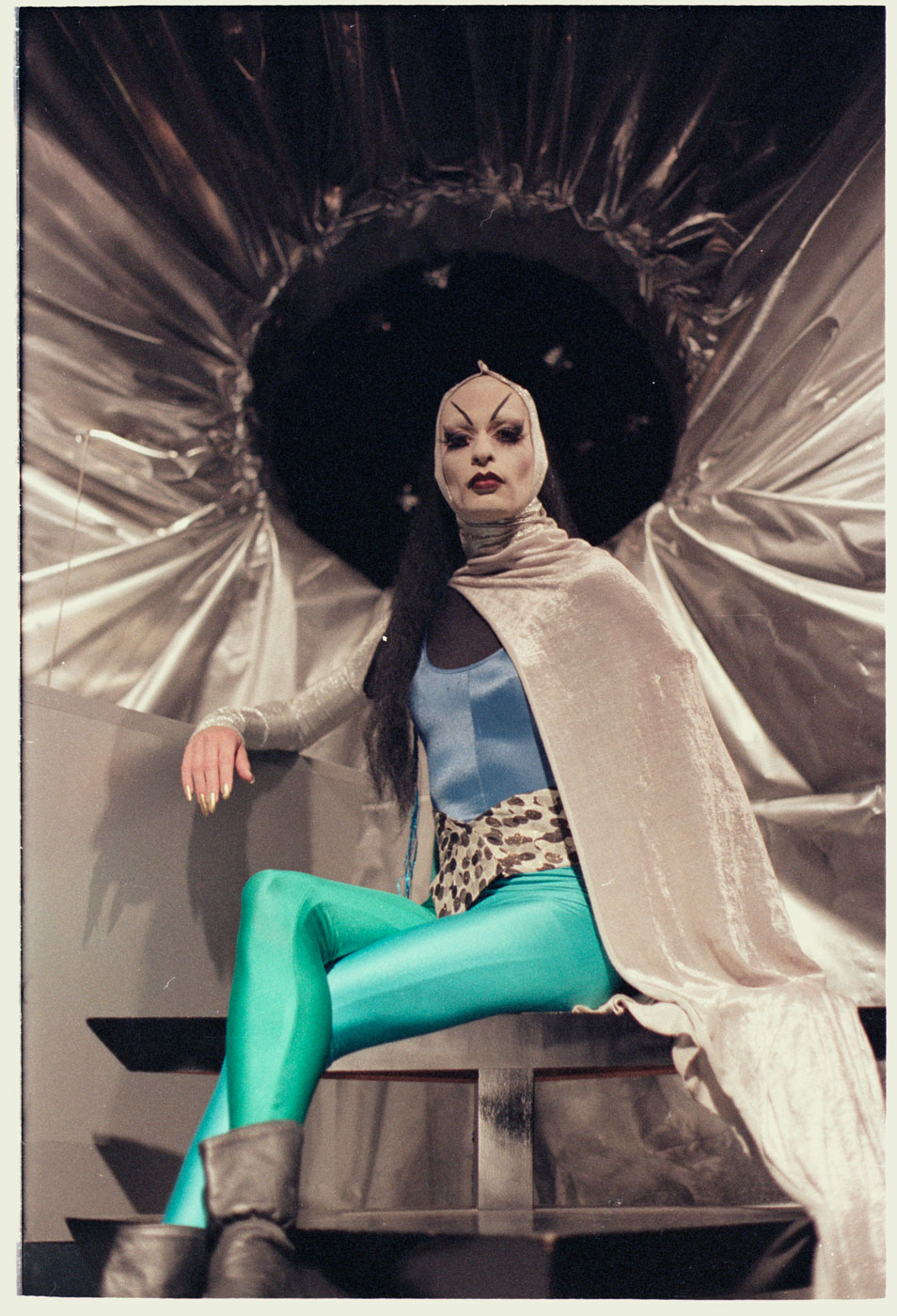 Miss X on set as Queen Veneer - Doris Fish Forever